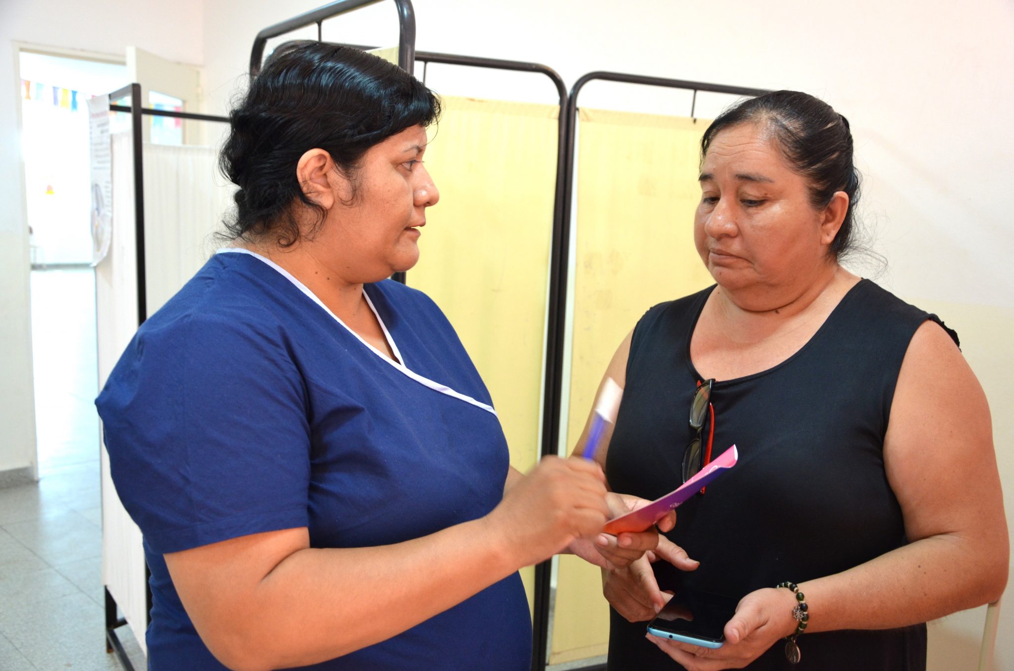 Inicio de la capacitación práctica de colocación de parches mamarios en ...